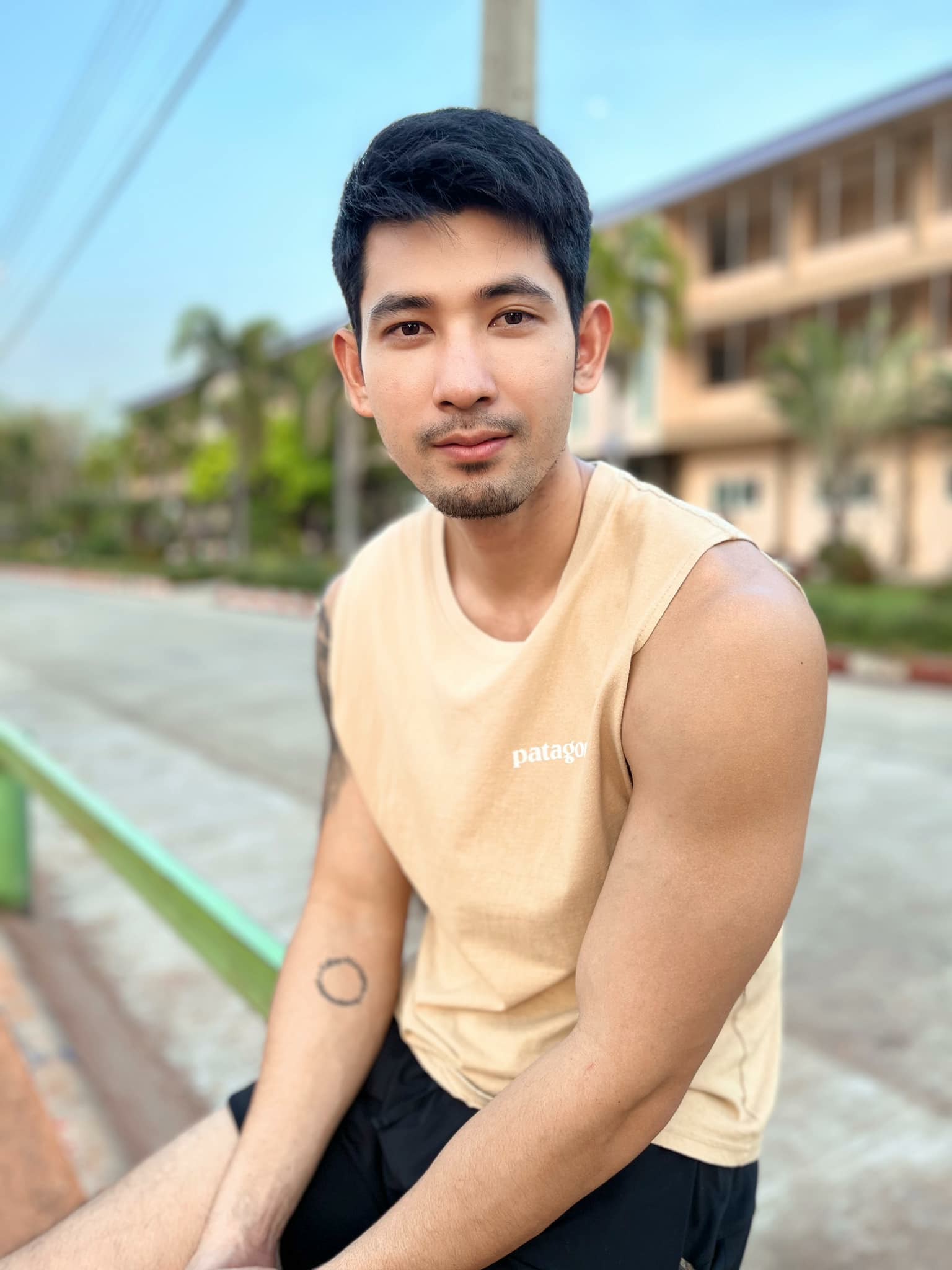 เปิดวาร์ป โรม ภาณุพงศ์ นายแบบ หนุ่มหล่อ มาดเข้ม สายกล้าม OnlyFans